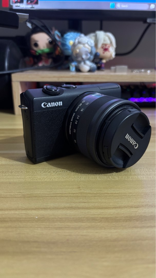 Canon EOS M200 vlogging camera, Photography, Cameras on Carousell