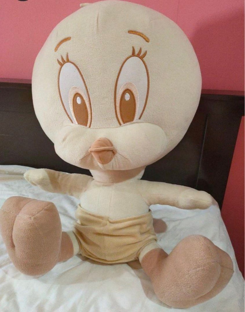 Collectible Big Sized Looney Tunes Tweety Bird Stuffed Toy, Hobbies ...