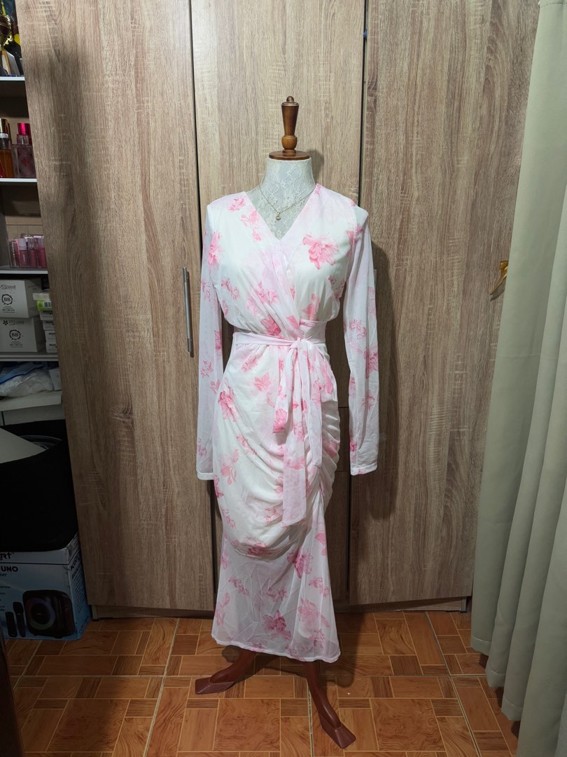 DAZY Floral White and Pink Dress with Tie, Women's Fashion, Dresses ...