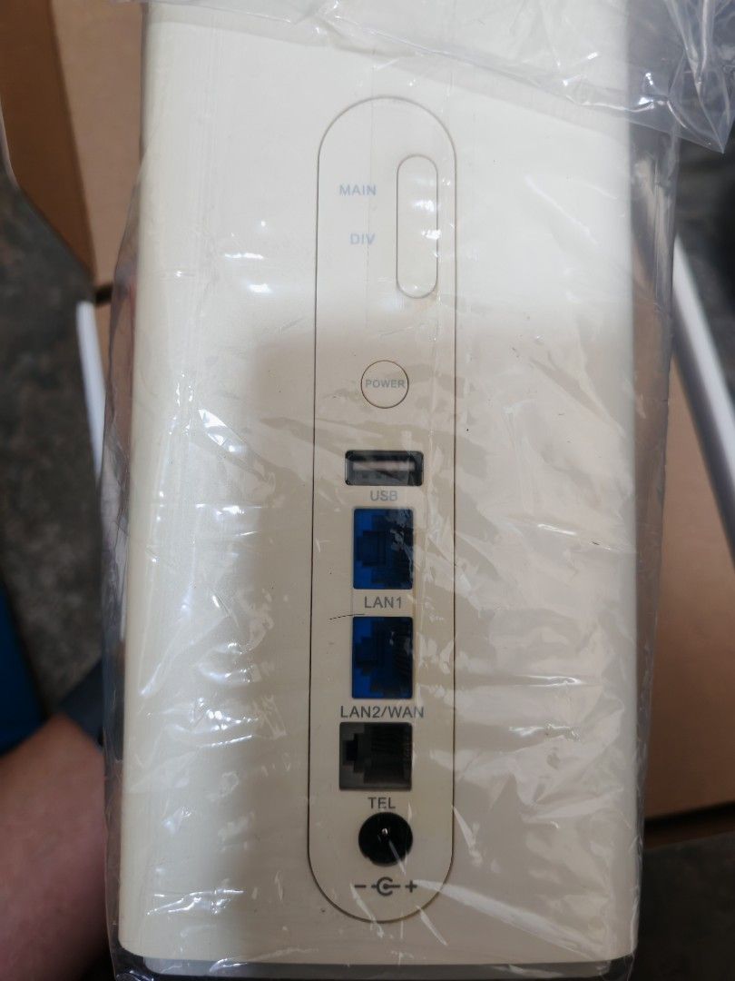 Huawei 4G Router B618-65d (Unlocked), Computers & Tech, Parts ...