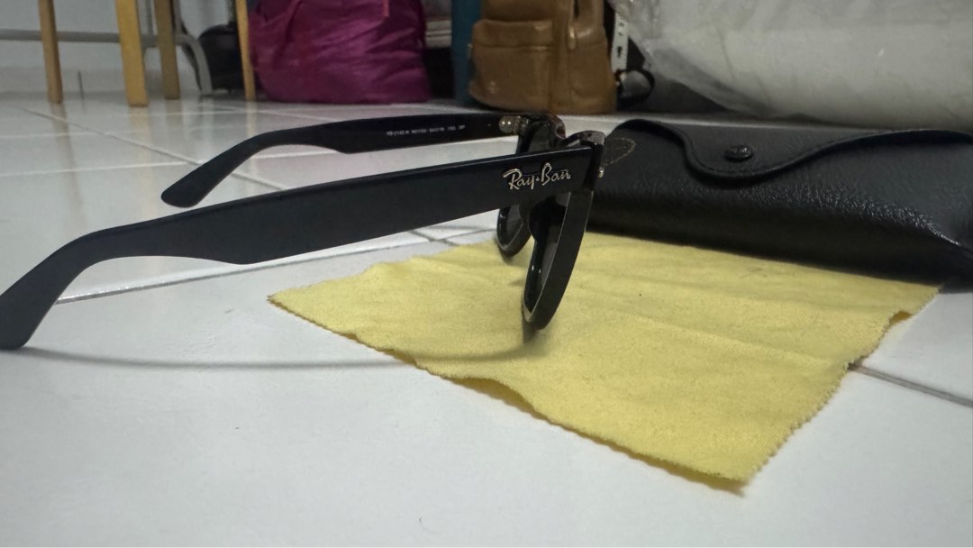 Rayban Wayfarer Condong Italy 54mm, Men's Fashion, Watches ...