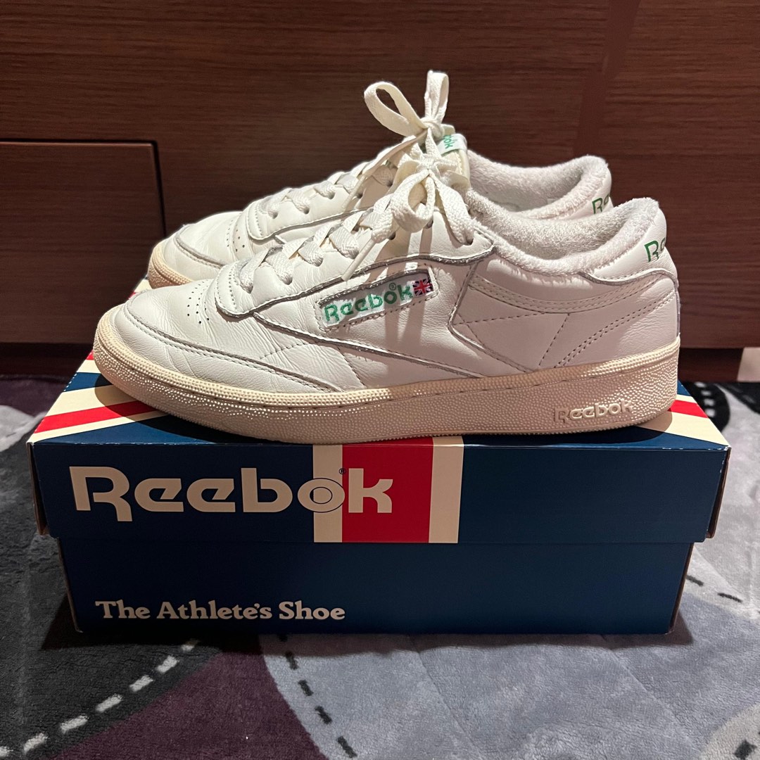 Reebok Club C TV Series 1985, Fesyen Pria, Sepatu , Sneakers di Carousell