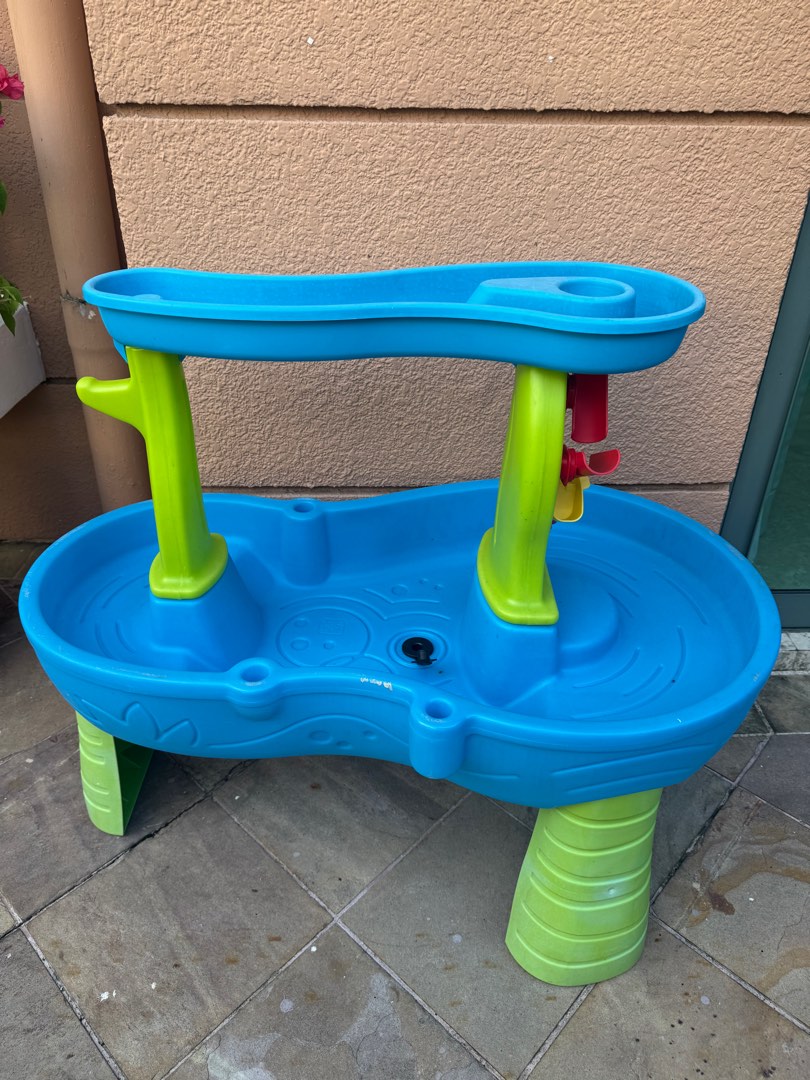 Step2 water table, Hobbies & Toys, Toys & Games on Carousell