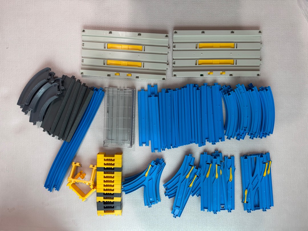 Takara tomy train track, Hobbies & Toys, Toys & Games on Carousell