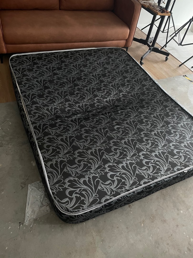 Tilam span queen, Furniture & Home Living, Bedding & Towels on Carousell