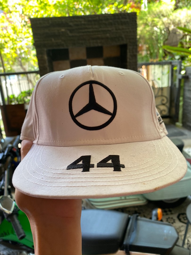 Topi f1 Mercedes Petronas lewis hamilton, Fesyen Pria, Aksesoris, Topi ...