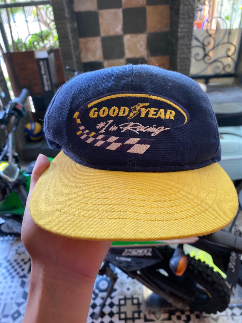 Topi vintage Goodyear, 1 in racing, f1 nascar, Fesyen Pria, Aksesoris ...