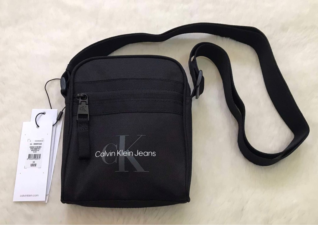 CK Reporter Bag Canvas, Men's Fashion, Bags, Sling Bags on Carousell