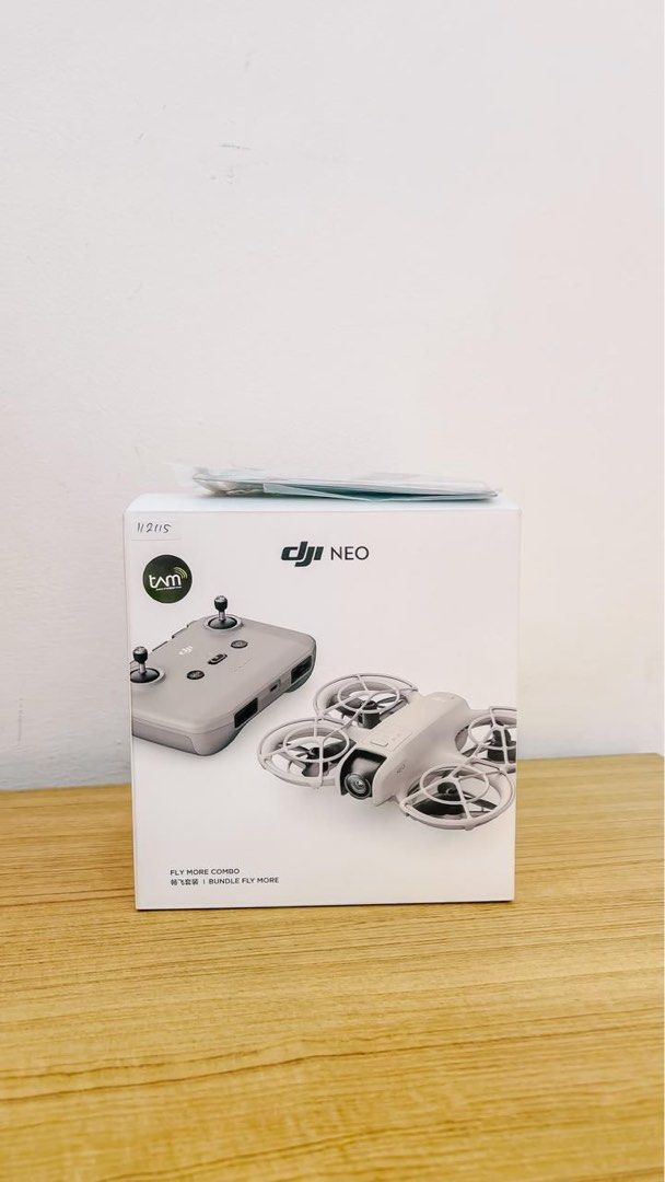 DJI NEO BUNDLE FLY MORE, Fotografi di Carousell