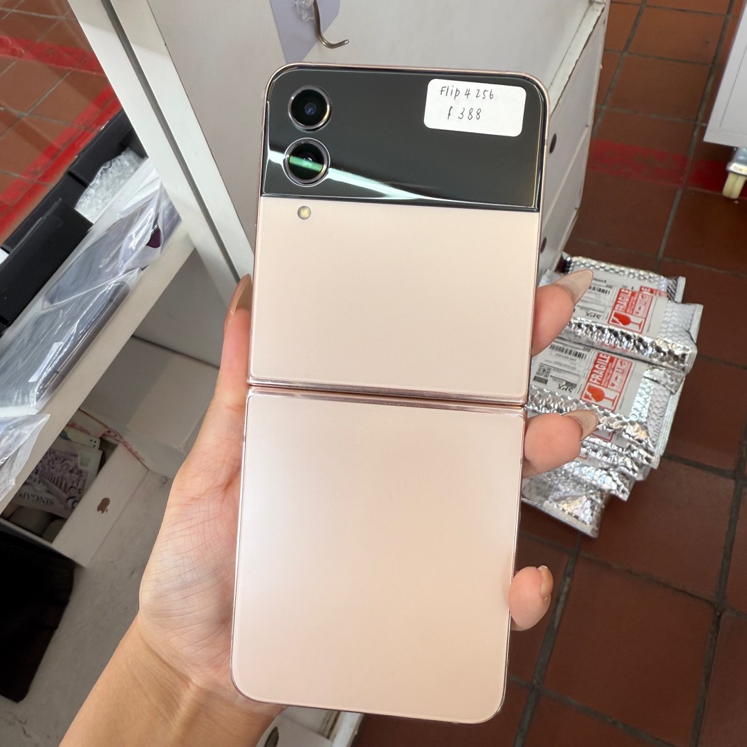 Galaxy Z Flip 4 256GB Pink Gold, Mobile Phones & Gadgets, Mobile Phones ...