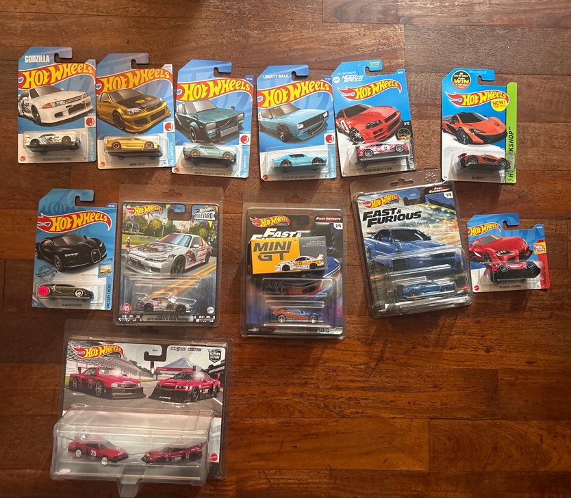 Hot Wheels Bundle, Garage Sale on Carousell