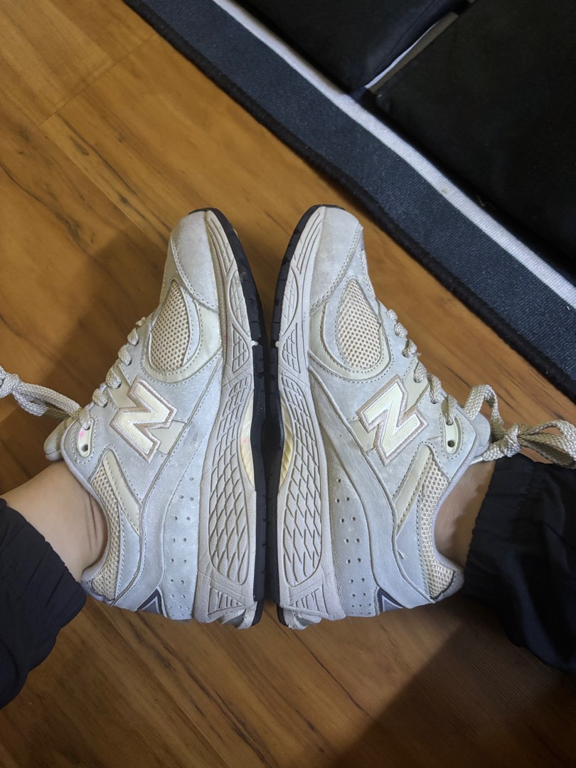 NEW BALANCE SHOES [DUPE], Women's Fashion, Footwear, Sneakers on Carousell