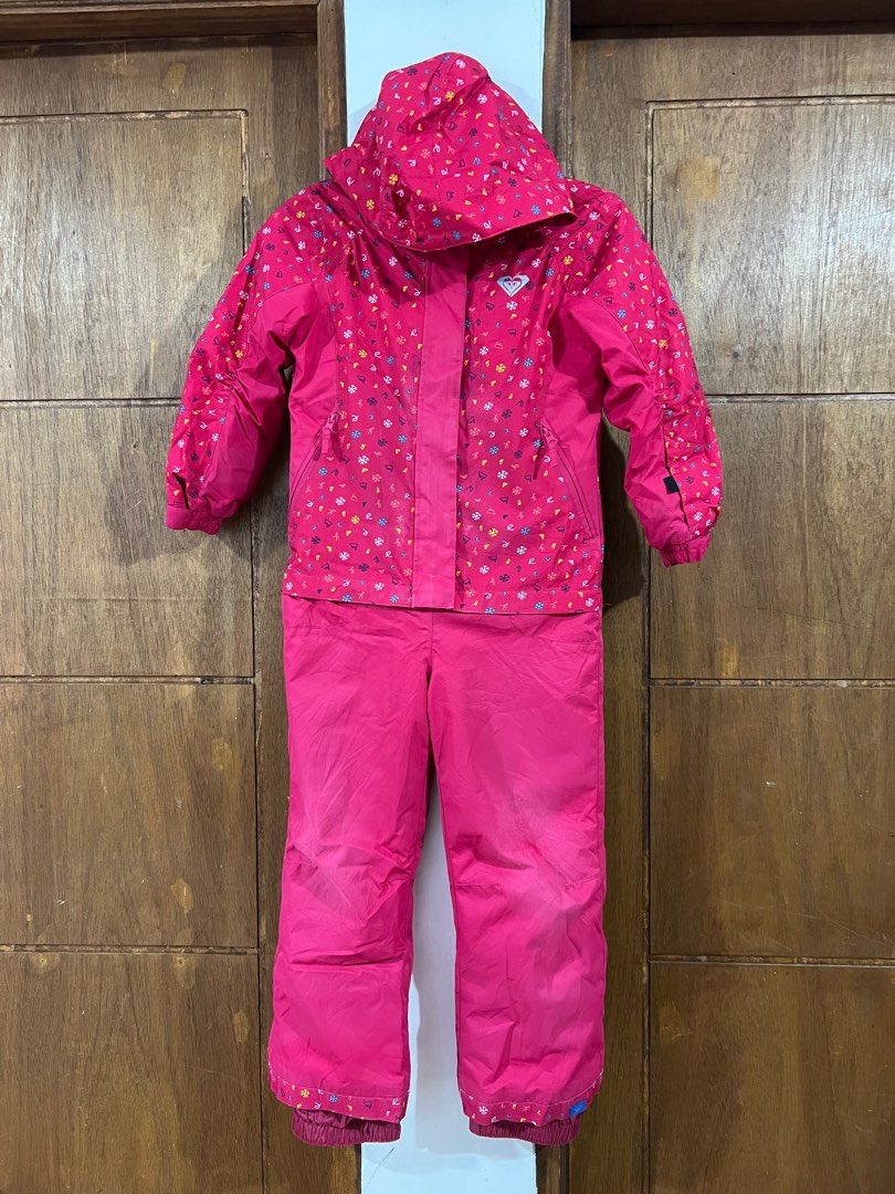 Roxy Snow Suit 6-7, Babies & Kids, Babies & Kids Fashion on Carousell