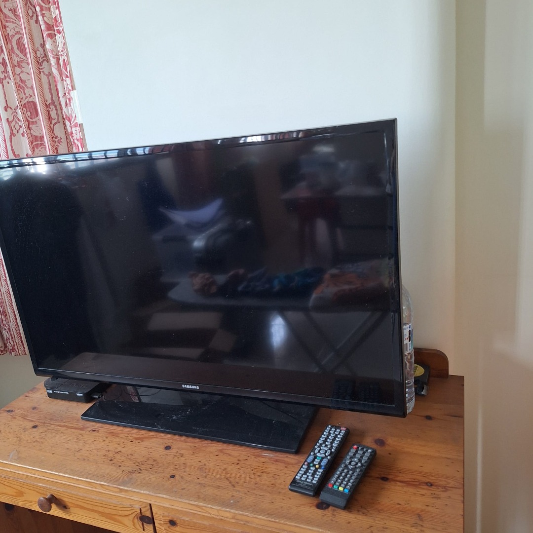 Samsung Tv 39 Inch (Not Smart TV), TV & Home Appliances, TV ...