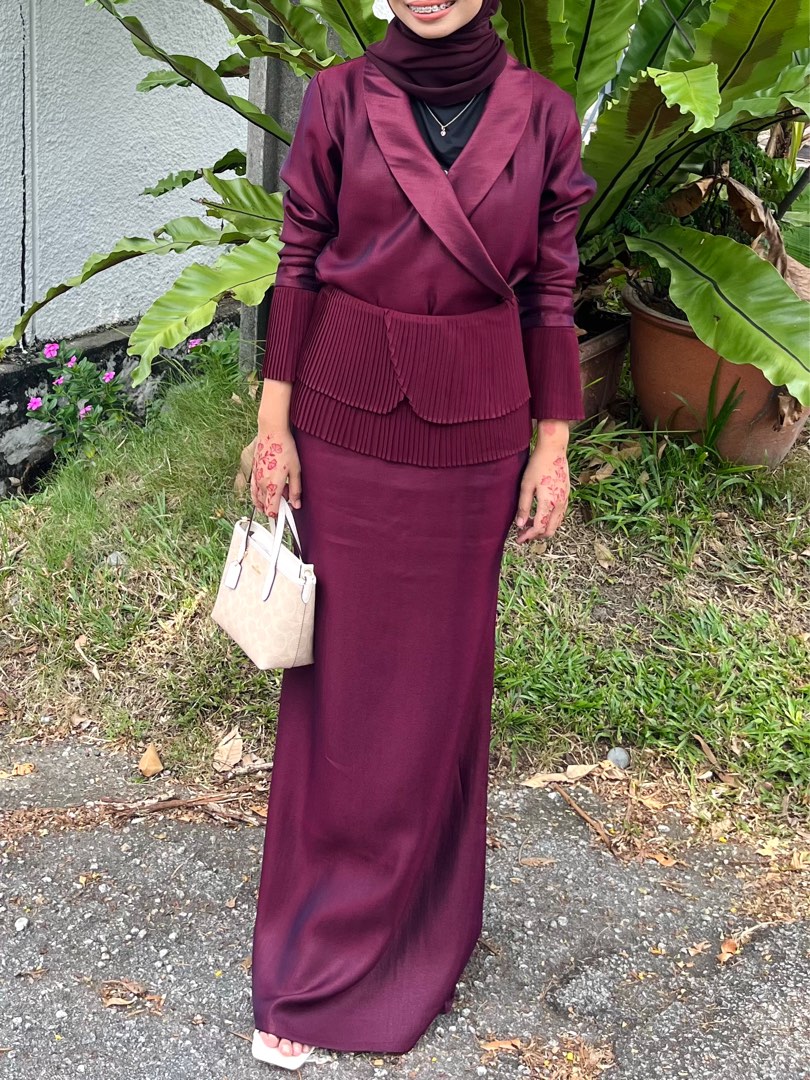 Shop Hanya Rhea Kurung Eid 2025, Women's Fashion, Muslimah Fashion, Baju Kurung & sets on Carousell