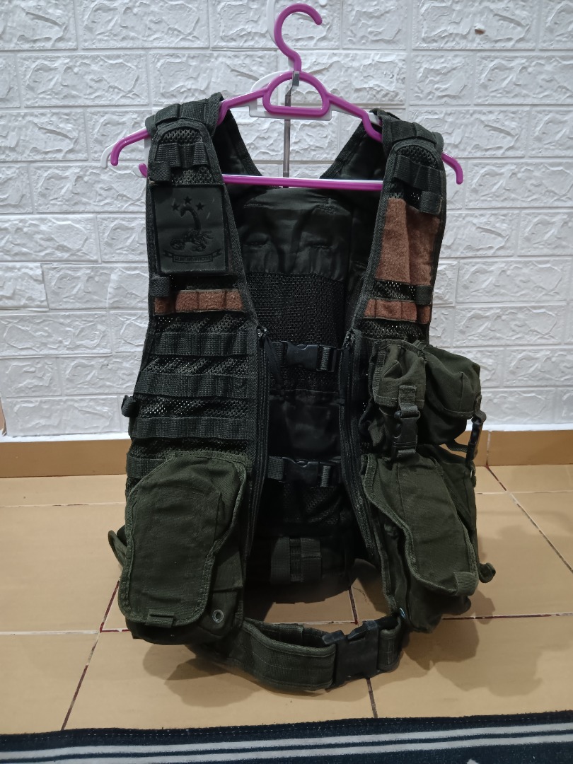 Vintage Vest Tactical Load Carrying Army Singapore (Free Saiz), Men's Fashion, Coats, Jackets ...