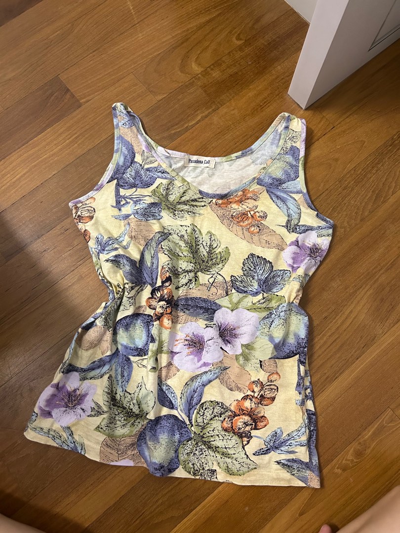 Y2K retro tank too bundle, Garage Sale on Carousell