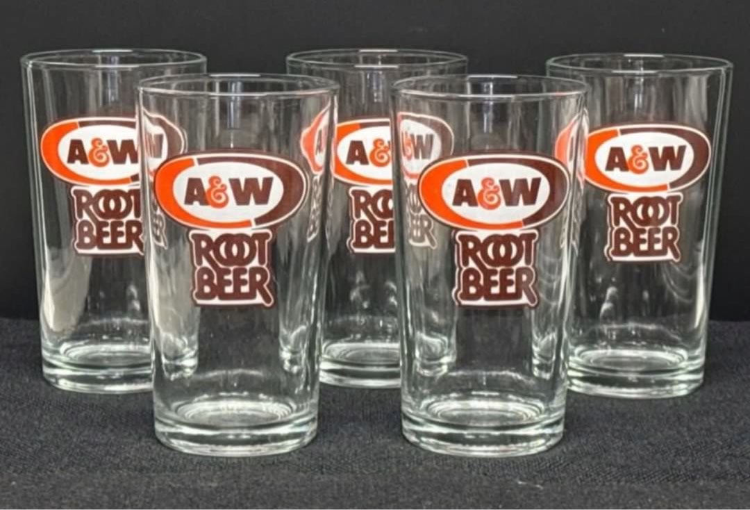 A&W Root Beer Original 70's/80's Logo glasses $15 each, Hobbies & Toys ...