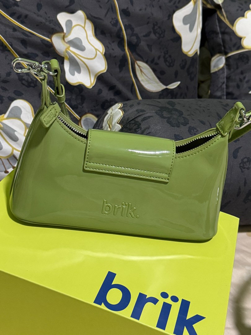 Brik chroma, Women's Fashion, Bags & Wallets, Tote Bags on Carousell