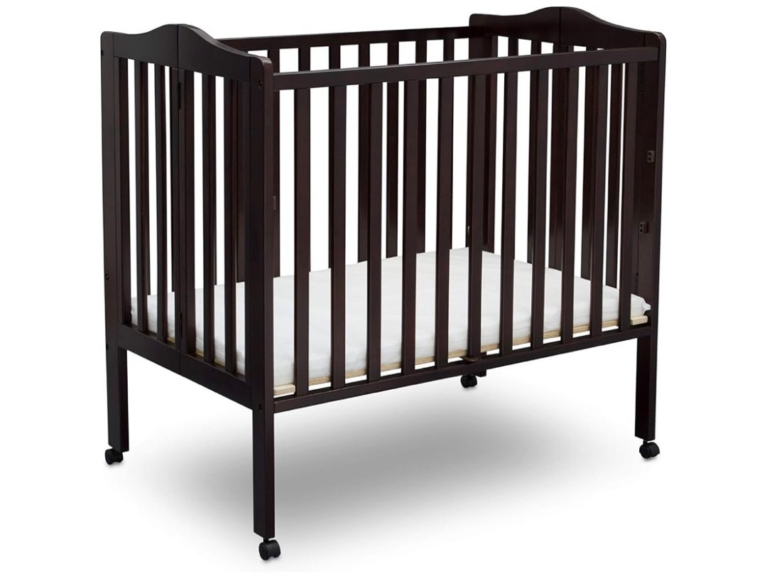 Delta Folding Portable Mini Baby Crib with 1.5-inch Mattress, Babies ...
