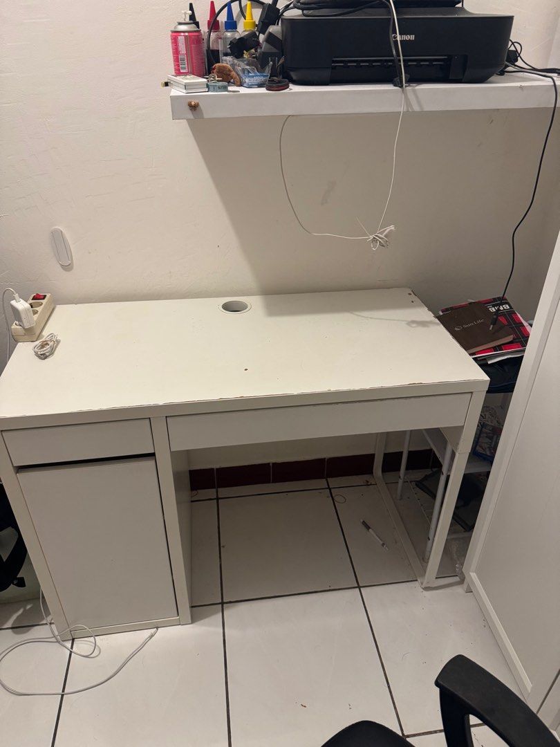 DIJUAL MEJA BELAJAR/ MEJA KERJA IKEA, Perabotan Rumah di Carousell