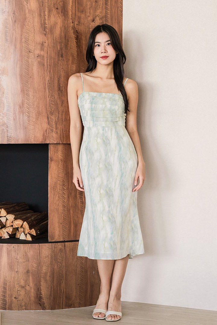 Dione Padded Folds Midi Dress (Ocean Dreams), Women's Fashion, Dresses & Sets, Dresses on Carousell