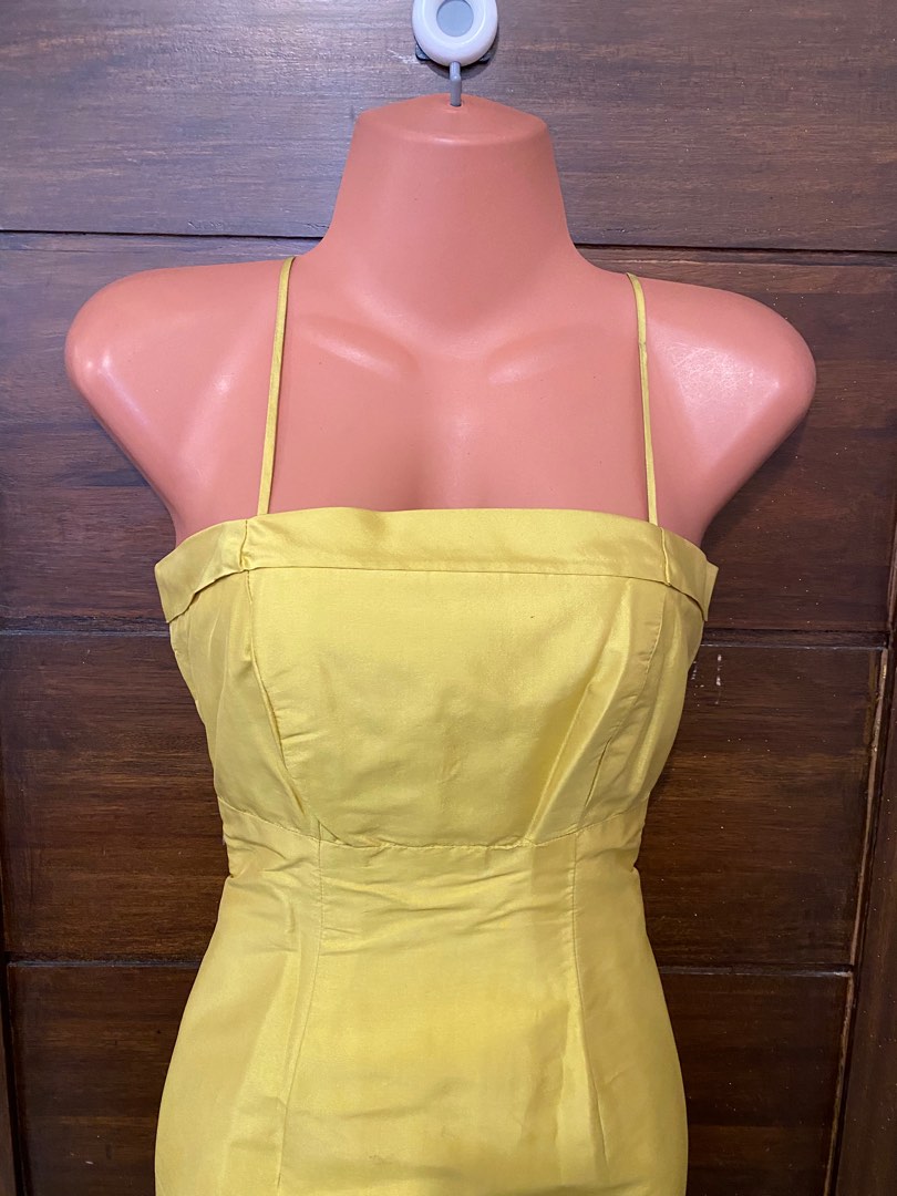Jun Escario Buttercup Yellow Silk Dress, Women's Fashion, Dresses ...