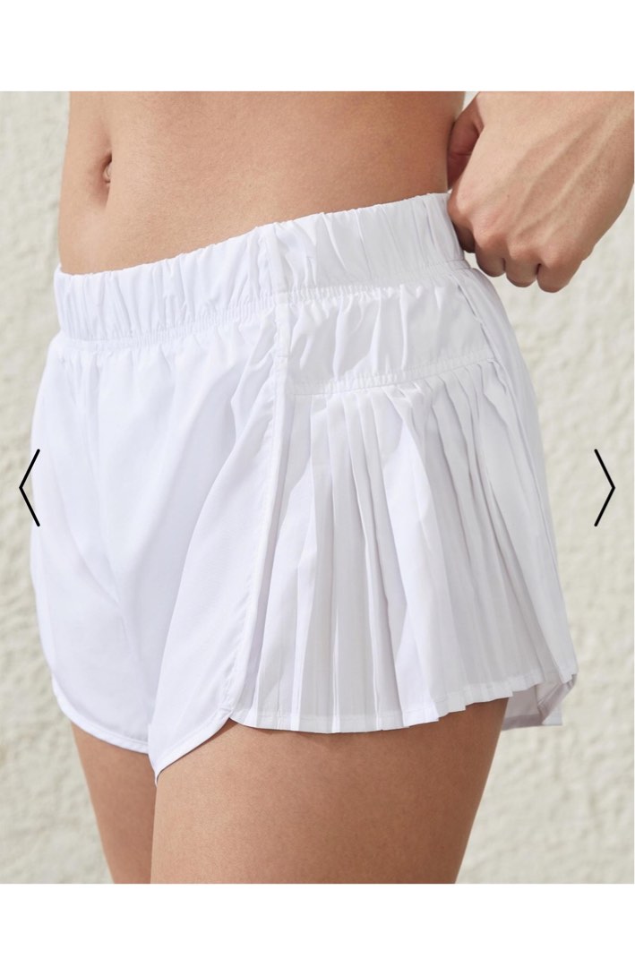 LF: Cotton On Body Active woven side pleat shorts black size M (28in ...