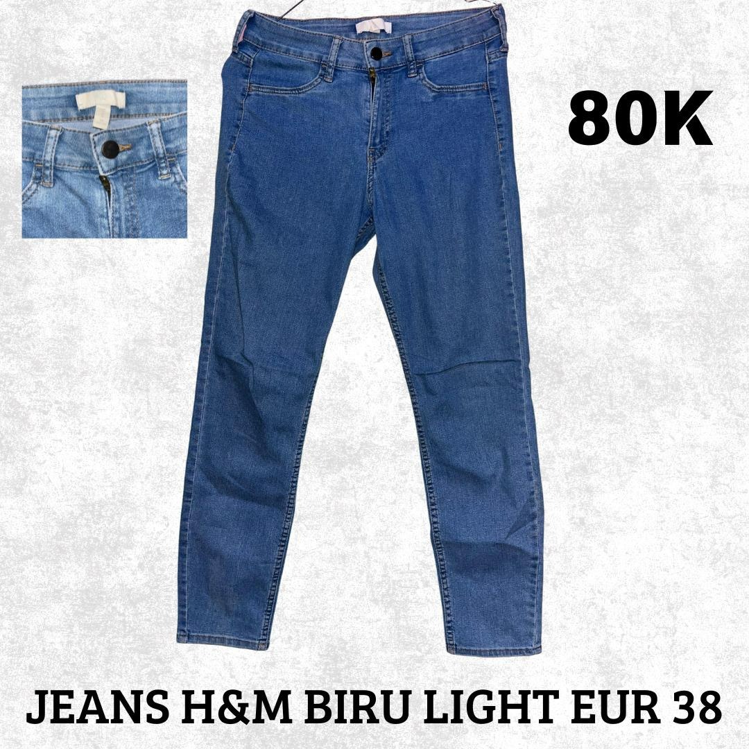 Light Blue Jeans Fesyen Wanita Pakaian Wanita Bawahan Di Carousell