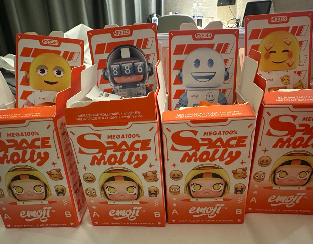 Molly emoji, Hobbies & Toys, Toys & Games on Carousell