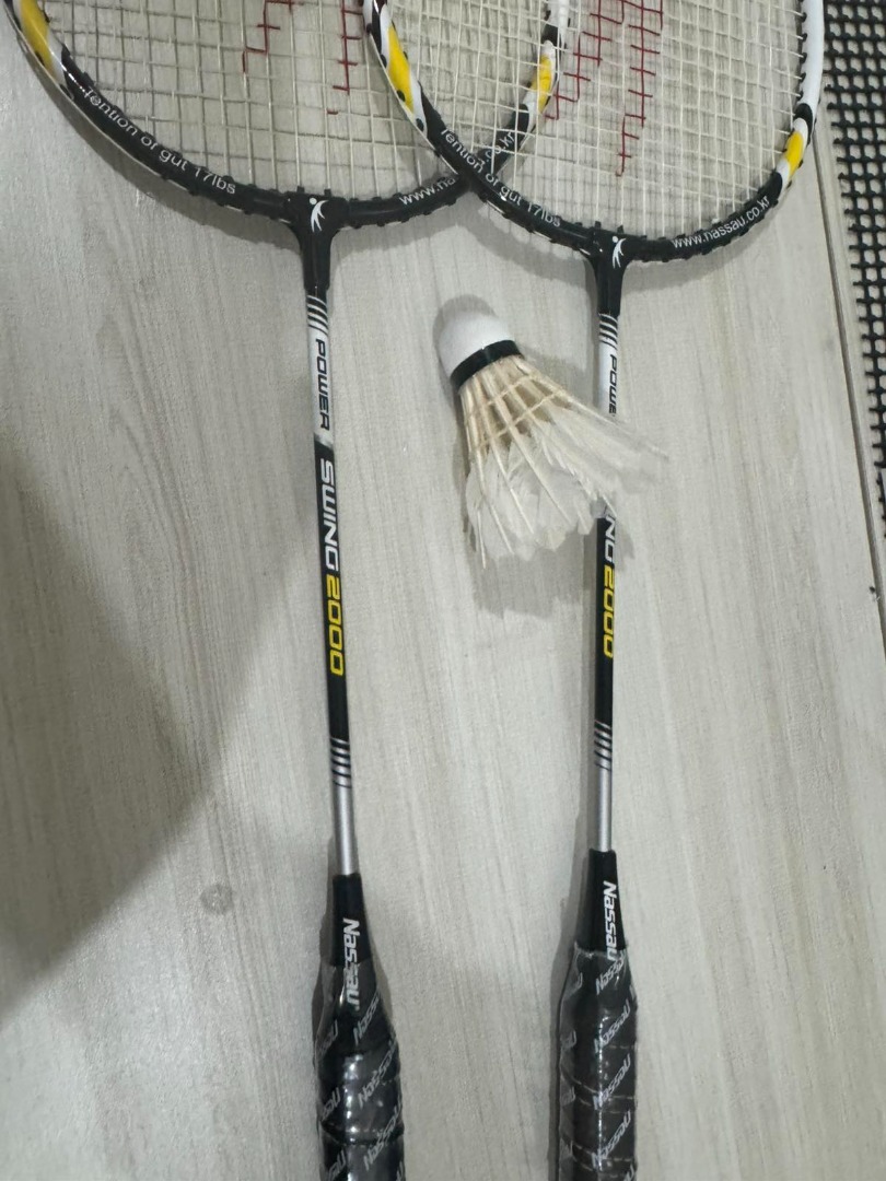 Nassau Badminton Racket with Mizuno Bag and Shuttlecock, Health ...