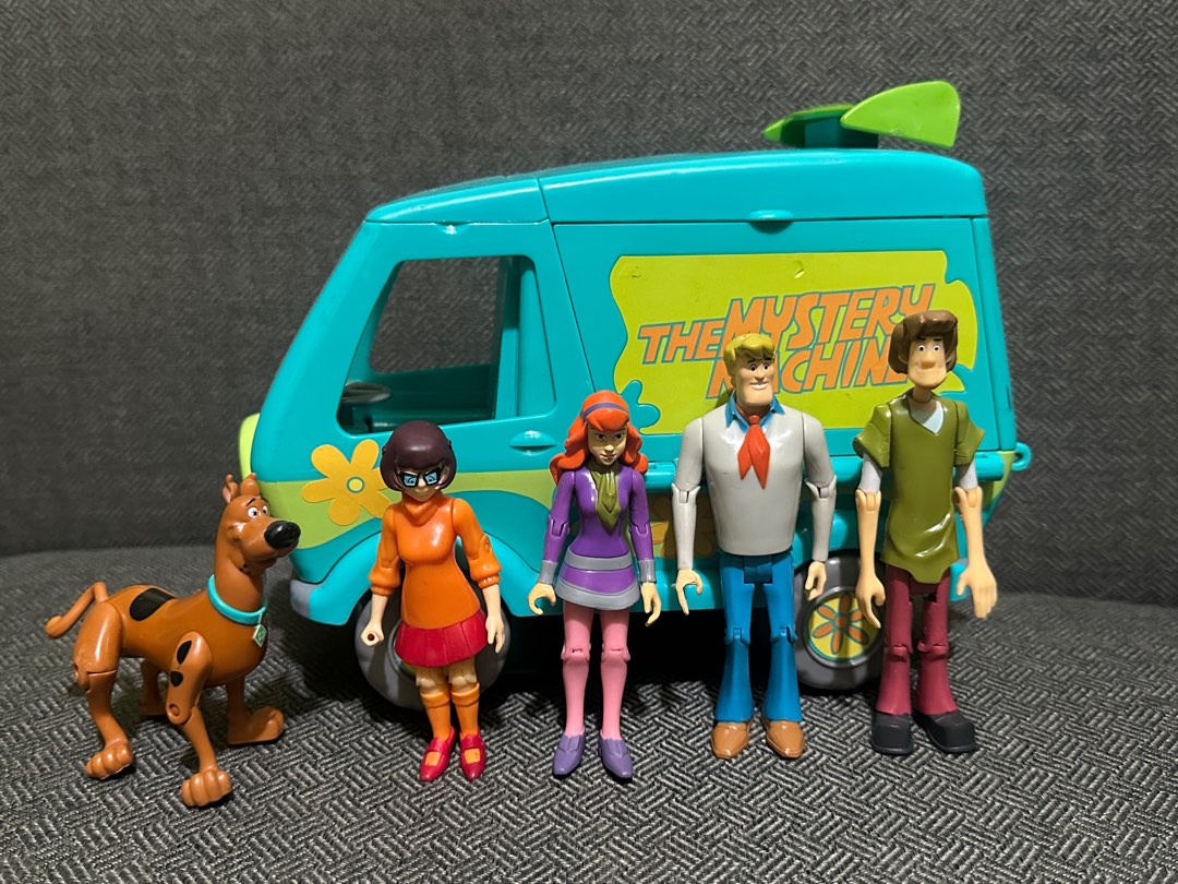 Scooby Doo Mystery Machine with characters bundle, Hobbies & Toys, Toys ...
