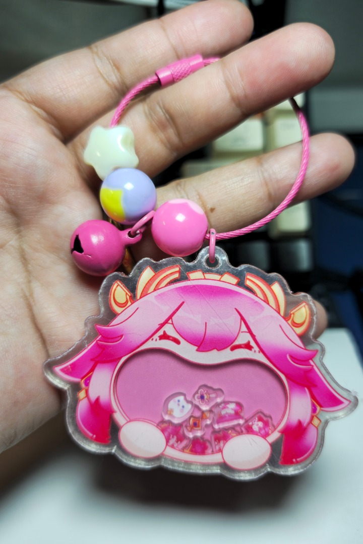 Shakable Genshin Impact Loop Charms with free Lanyard Card, Women's ...