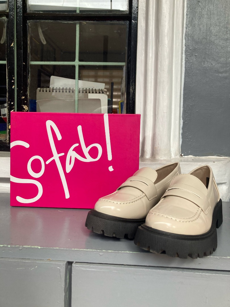 WS SOFAB FLATS, Women's Fashion, Footwear, Loafers on Carousell