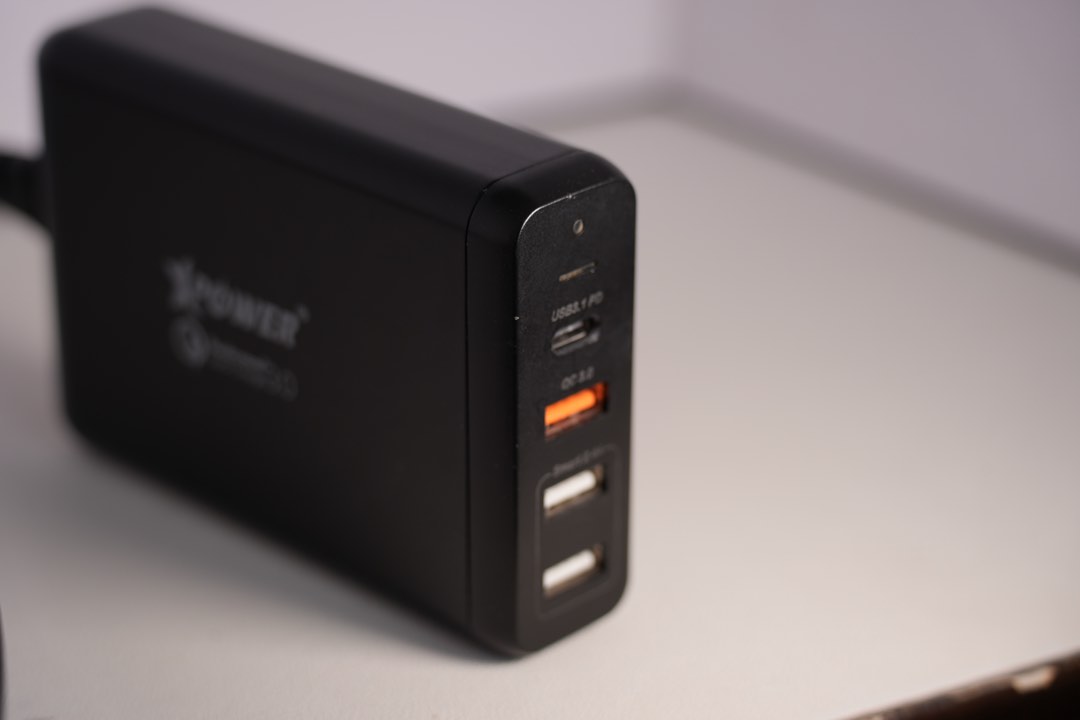 XPower DC4PD 75W PD 3.0 Desktop Quick Charger, 家庭電器, 轉插器及插頭 - Carousell
