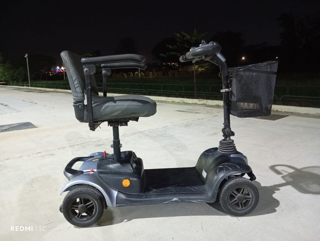 Advanced Mini Four Wheel Mobility Scooter | Refurbished Set | Compliant ...