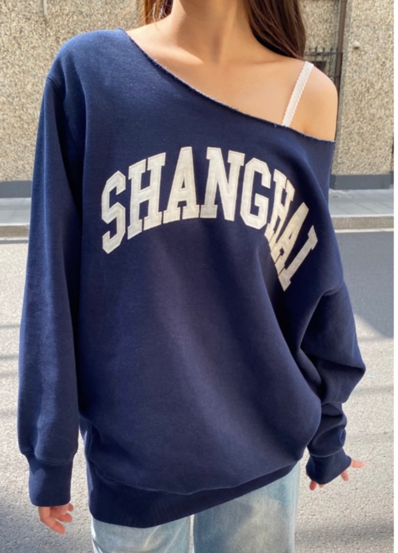 Brandy Melville Shanghai off shoulder sweater, Women's Fashion, Coats ...