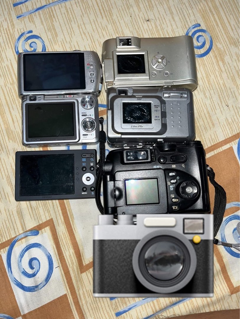Digicam Bundle, Photography, Cameras on Carousell