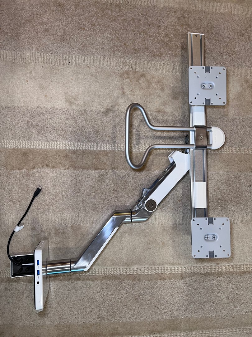 Humanscale M8.1 Monitor Arm with M/Connect 2 Docking Station, Computers ...