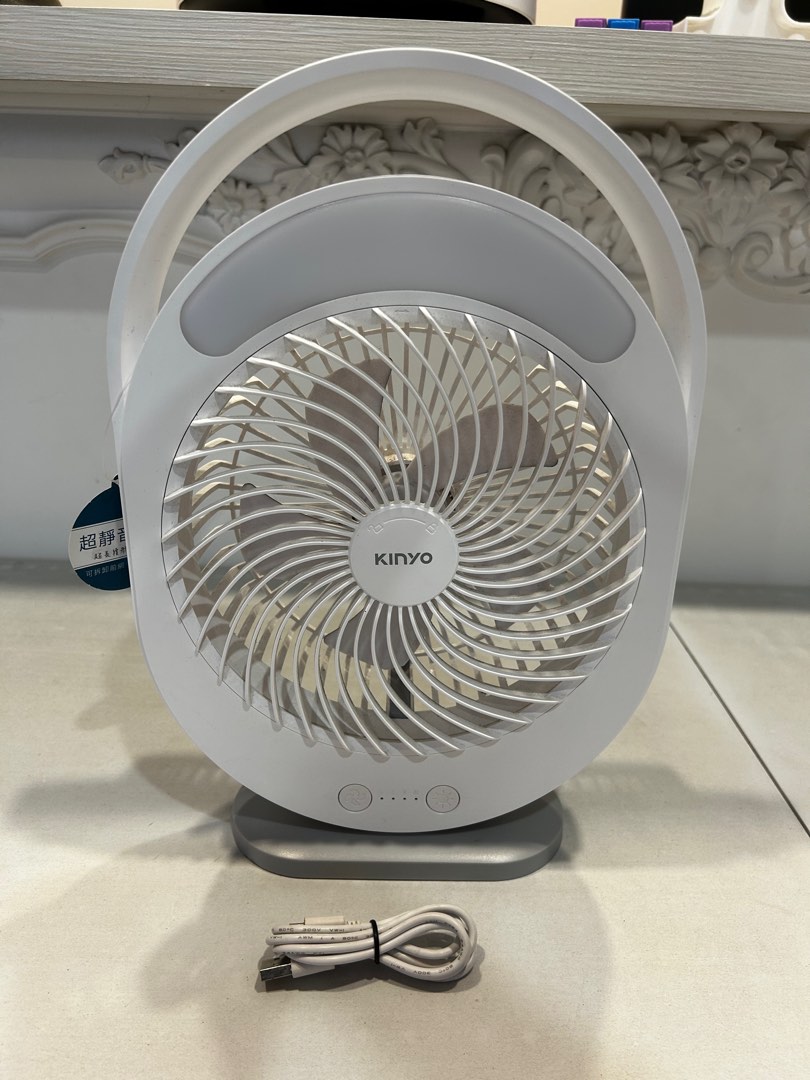 KINYO充電式電風扇+兩段led燈（原價799）吊牌沒拆：露營用|車宿, 體育器材, 健行及露營在旋轉拍賣