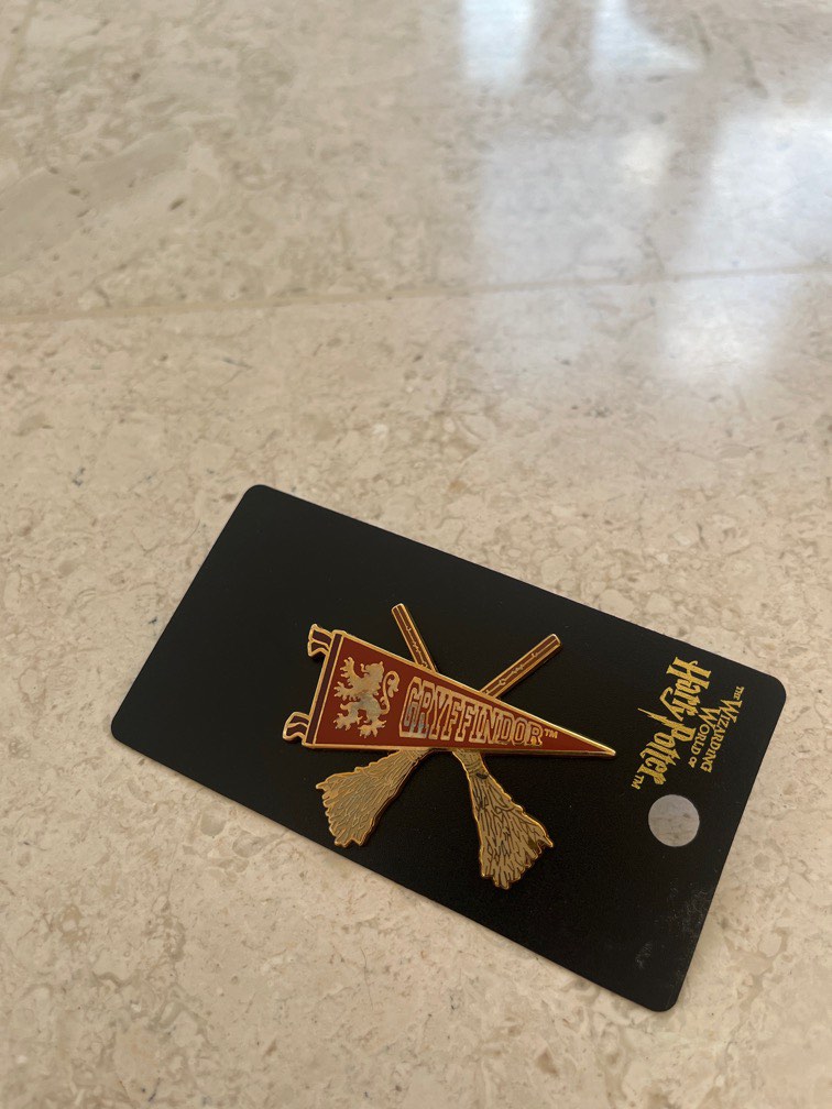 Original Gryffindor pin, Hobbies & Toys, Memorabilia & Collectibles ...