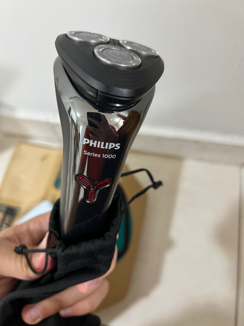 Philips Electric Shaver Series 10000 include shaver watson, Beauty ...