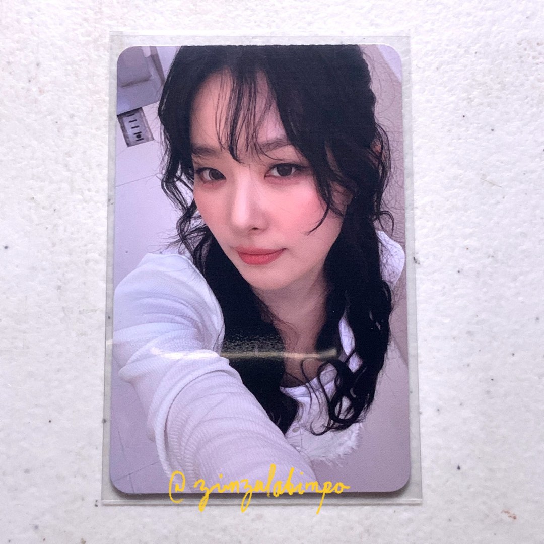 Seulgi AOP (Car ver) Photocard, Hobbies & Toys, Memorabilia ...