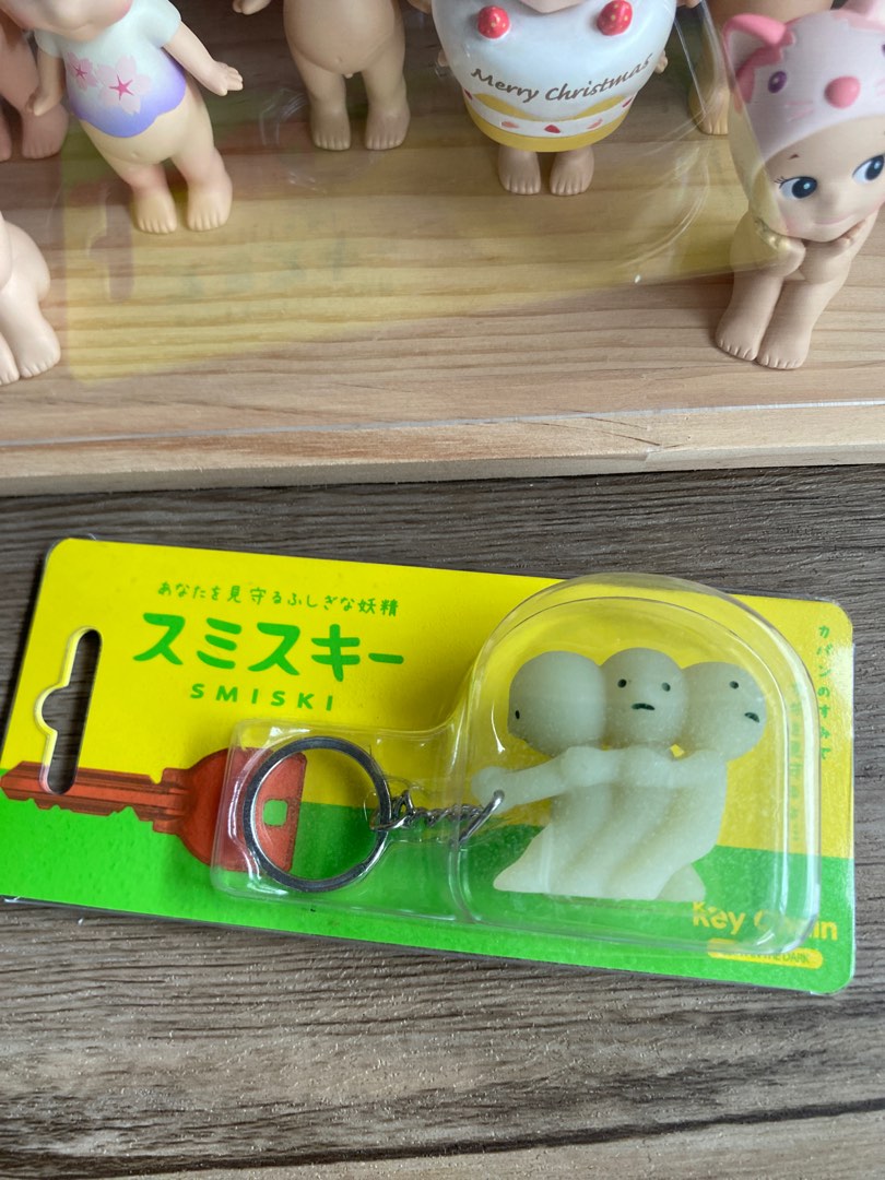 Smiski Key Chain, Hobbies & Toys, Memorabilia & Collectibles, Fan ...