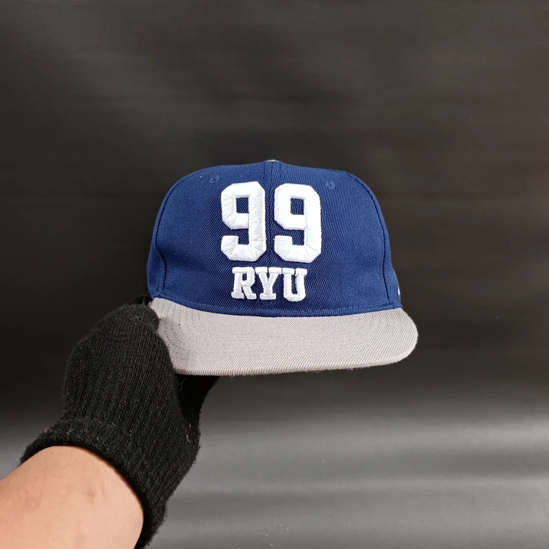 Topi Snapback Ryu Hyun Jin - LA Dodgers Two Tone, Fesyen Pria, Aksesoris, Topi di Carousell