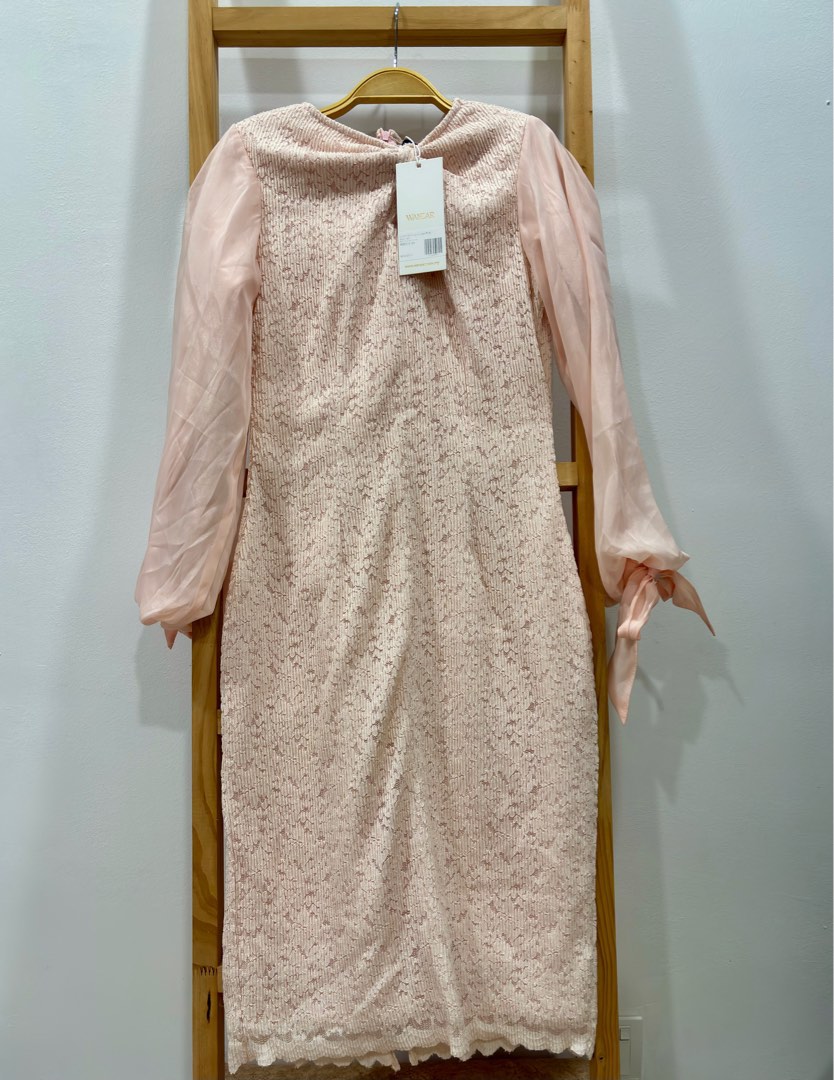 WANZAR LEILANI KURUNG IN LIGHT PINK, Women's Fashion, Muslimah Fashion ...