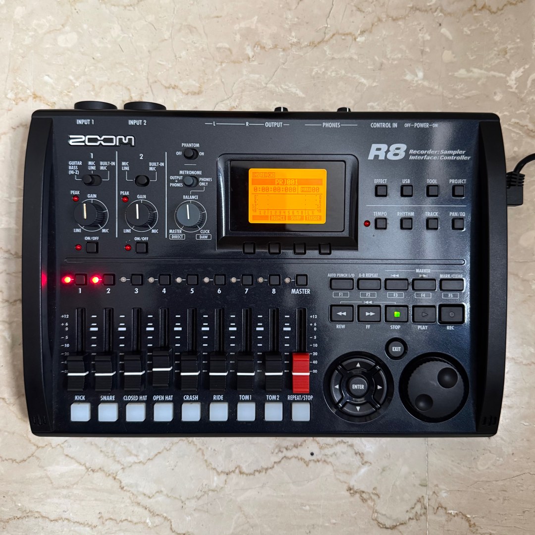 Zoom R8 Recorder Interface Controller Sampler, Hobbies & Toys, Music ...