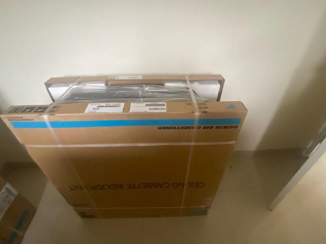 AC Cassette Daikin 5pk non inverter BARU!, Elektronik, Lainnya di Carousell