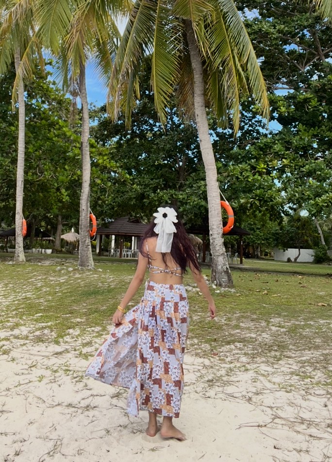 Beach Coords Top and Long Skirt White, Women's Fashion, Dresses & Sets, Dresses on Carousell