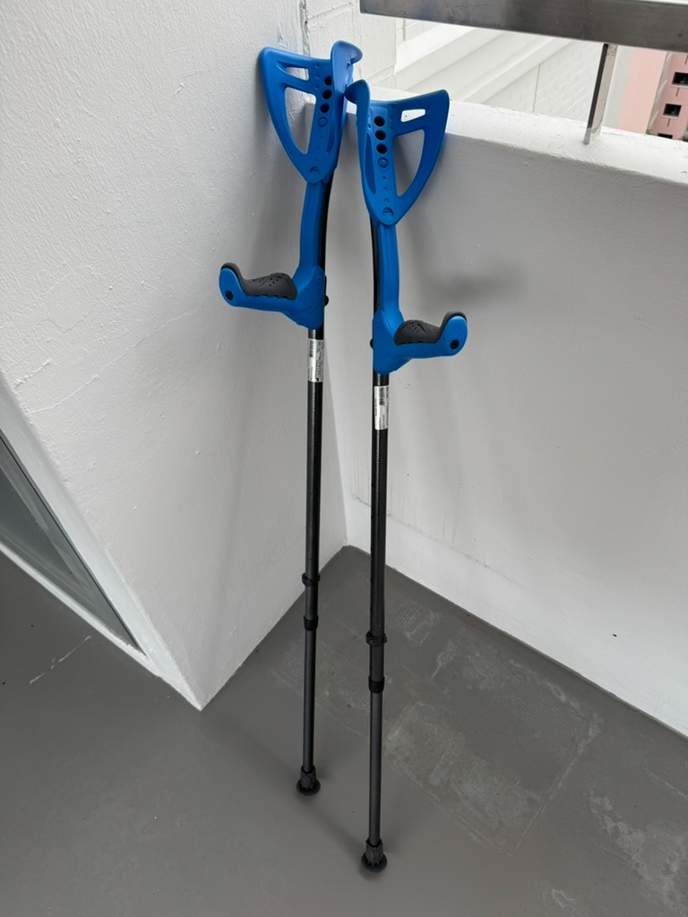 Ergotech Elbow Forearm Adjustable Crutches, Health & Nutrition ...